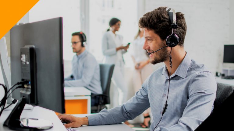 What does a predictive dialer do? | FlashMob Computing