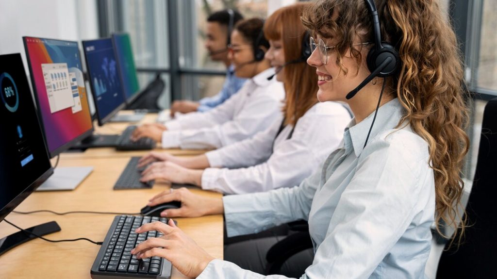 What Is The Difference Between A Call Center And CRM? | FlashMob Computing